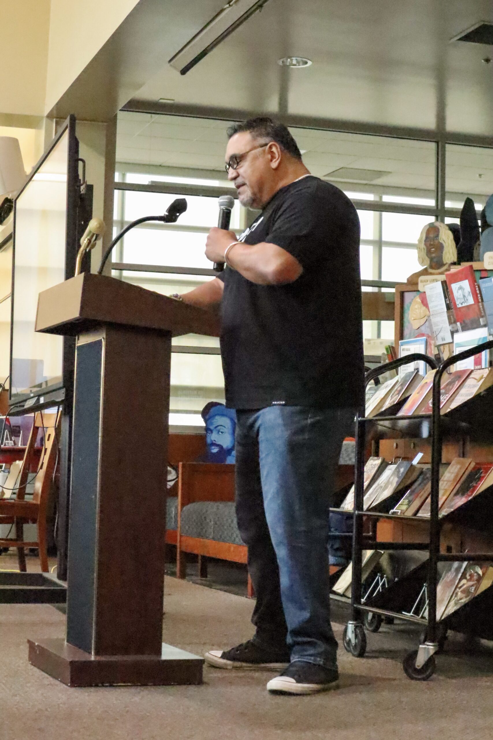‘I’m Not Broken’ author Jesse Leon presents at BHS library — Berkeley ... ‘I’m Not Broken’ author Jesse Leon presents at BHS library — Berkeley ...